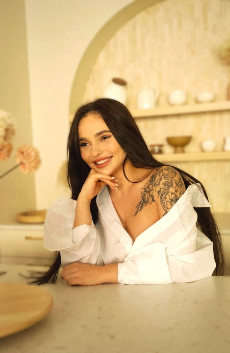 Anya - Elite Escort Experience in Dubai | Stunning & Talented